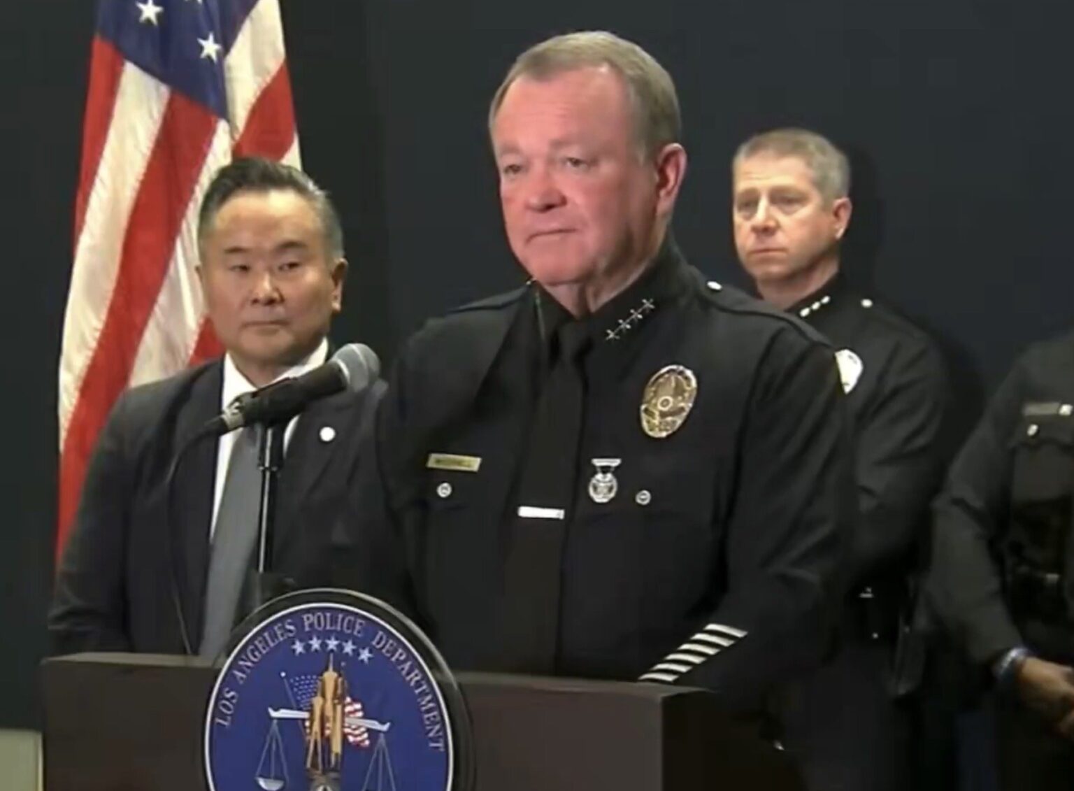 LAPD Says No to Enforcing Newsom’s Mask Law – Redline Headlines